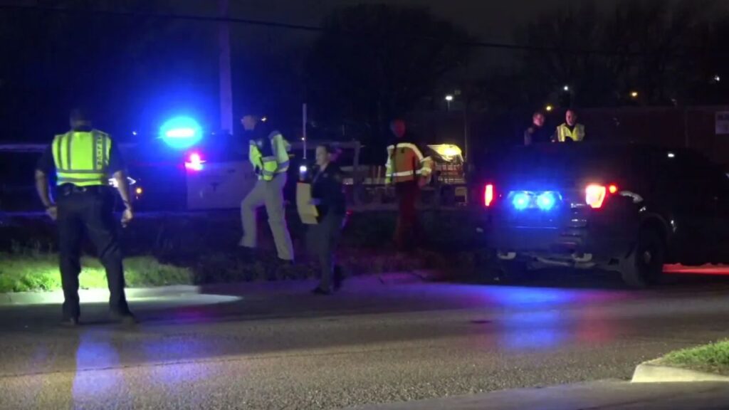Dallas Man Killed After Pickup Truck Leaves Highway and Crashes Into ...